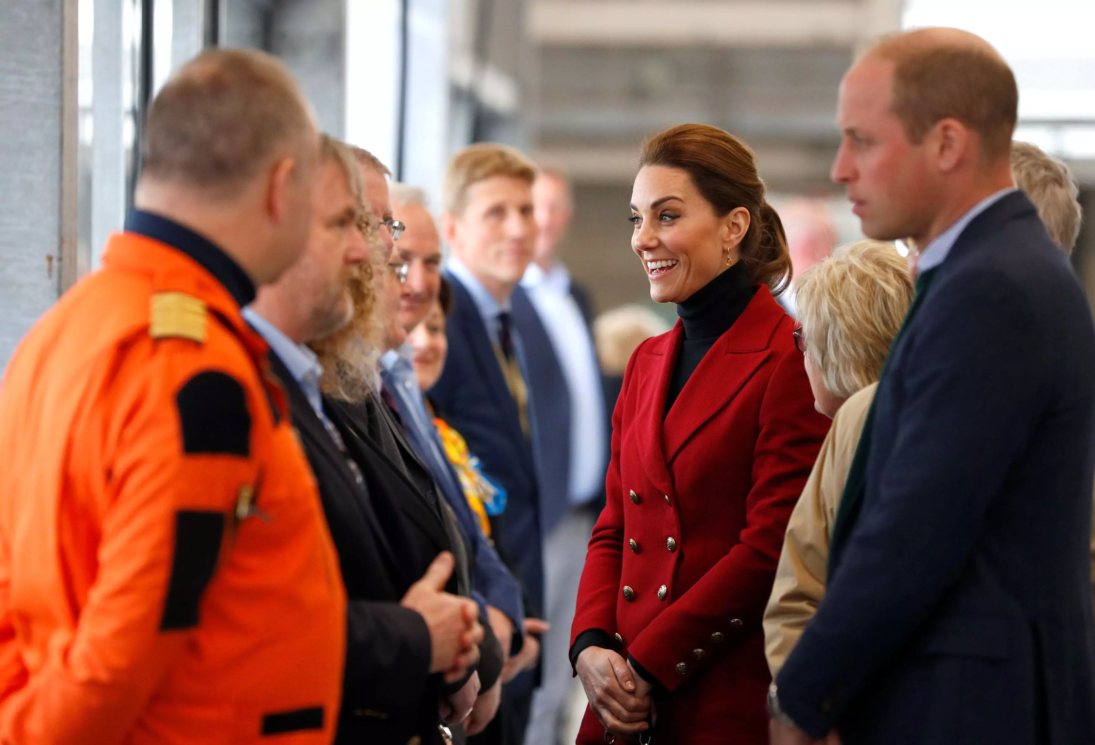 O duque e a duquesa de Cambridge visitam a região costeira de Anglesey