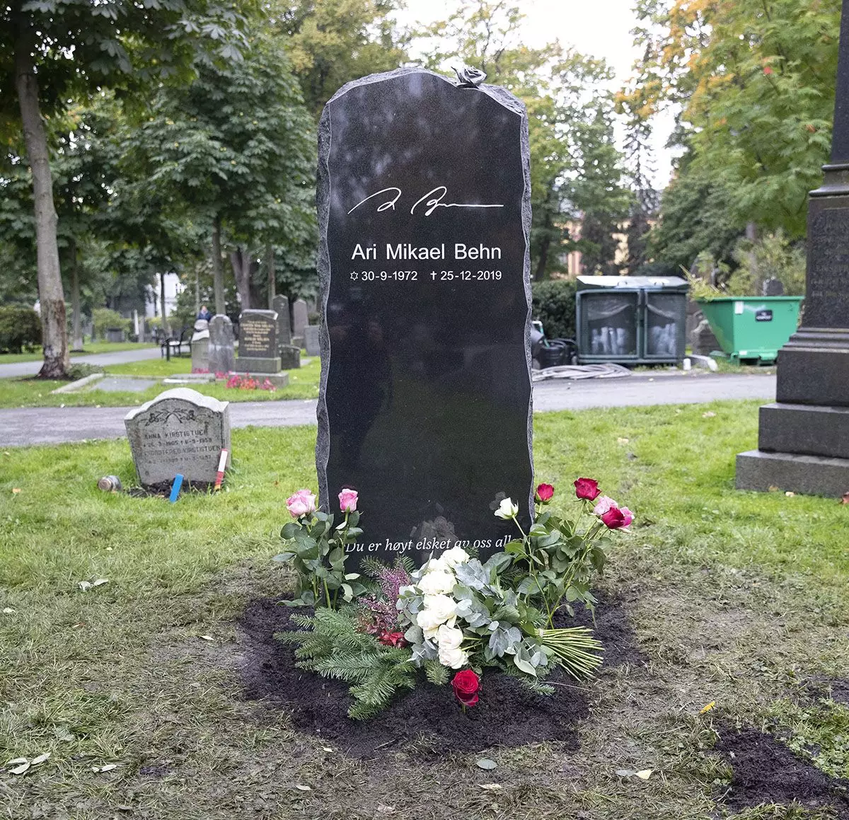 image of ari behn's grave in an oslo cemetery which has been buried nine months after his death