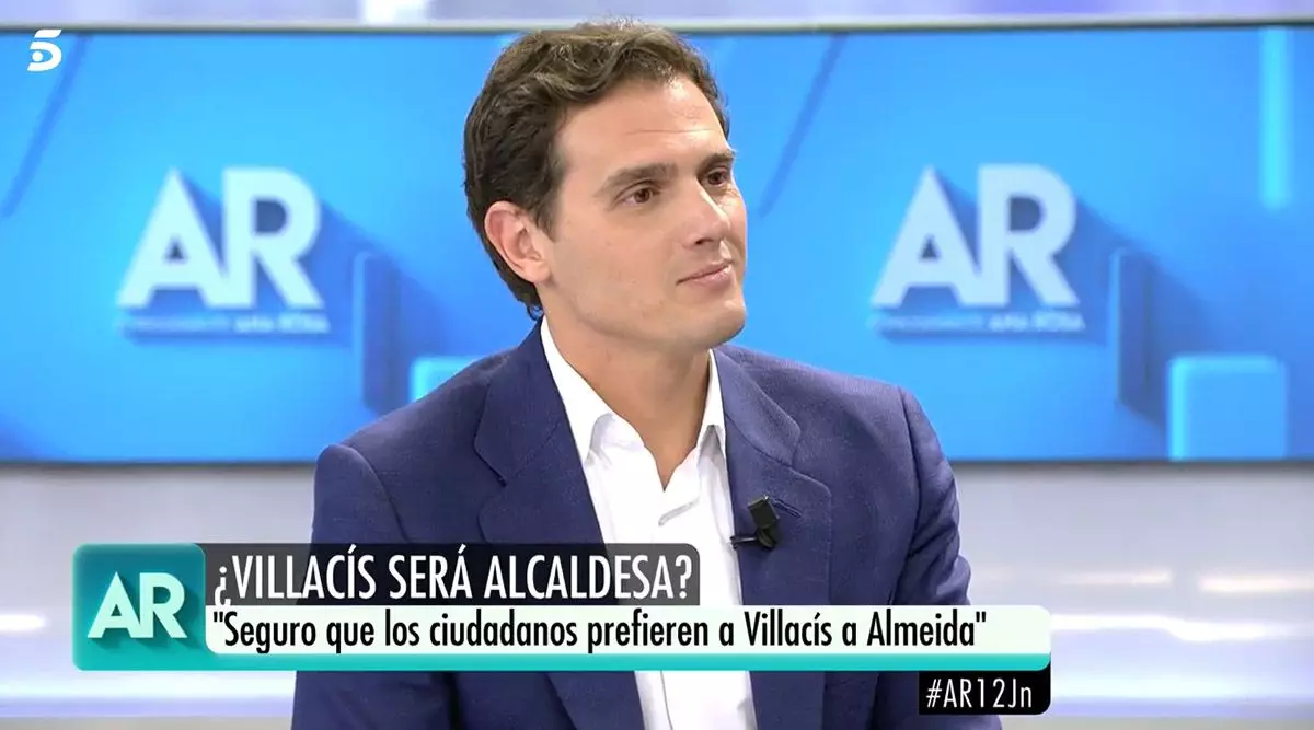 Ua faaalia e Albert Rivera lona fiafia pe a talanoa mo le taimi muamua e uiga i le la mafutaga ma Malú