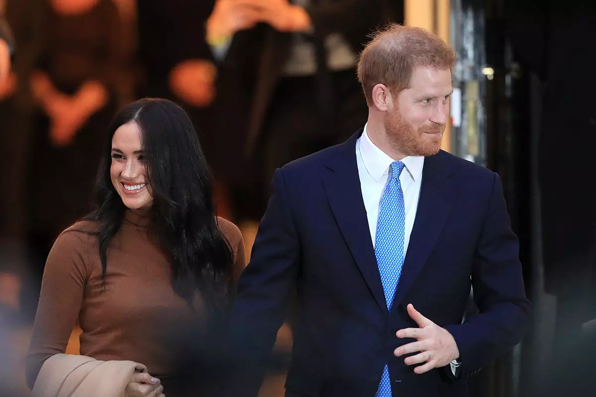 Meghan ja Harry ottavat toisen askeleen etäisyydellä kruunusta