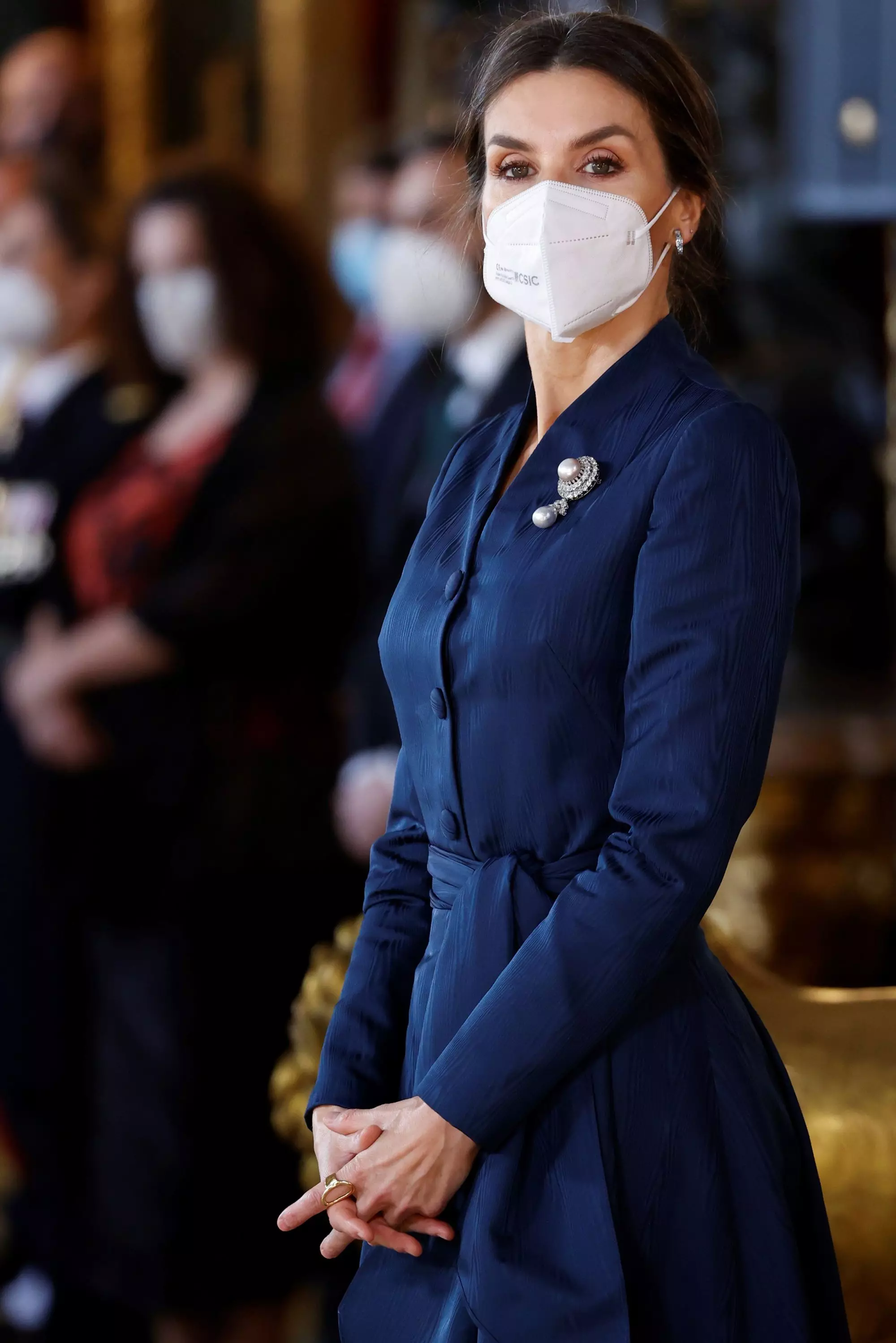 le roi felipe vi et la reine letizia jouent dans l'anecdote pendant la pâque militaire