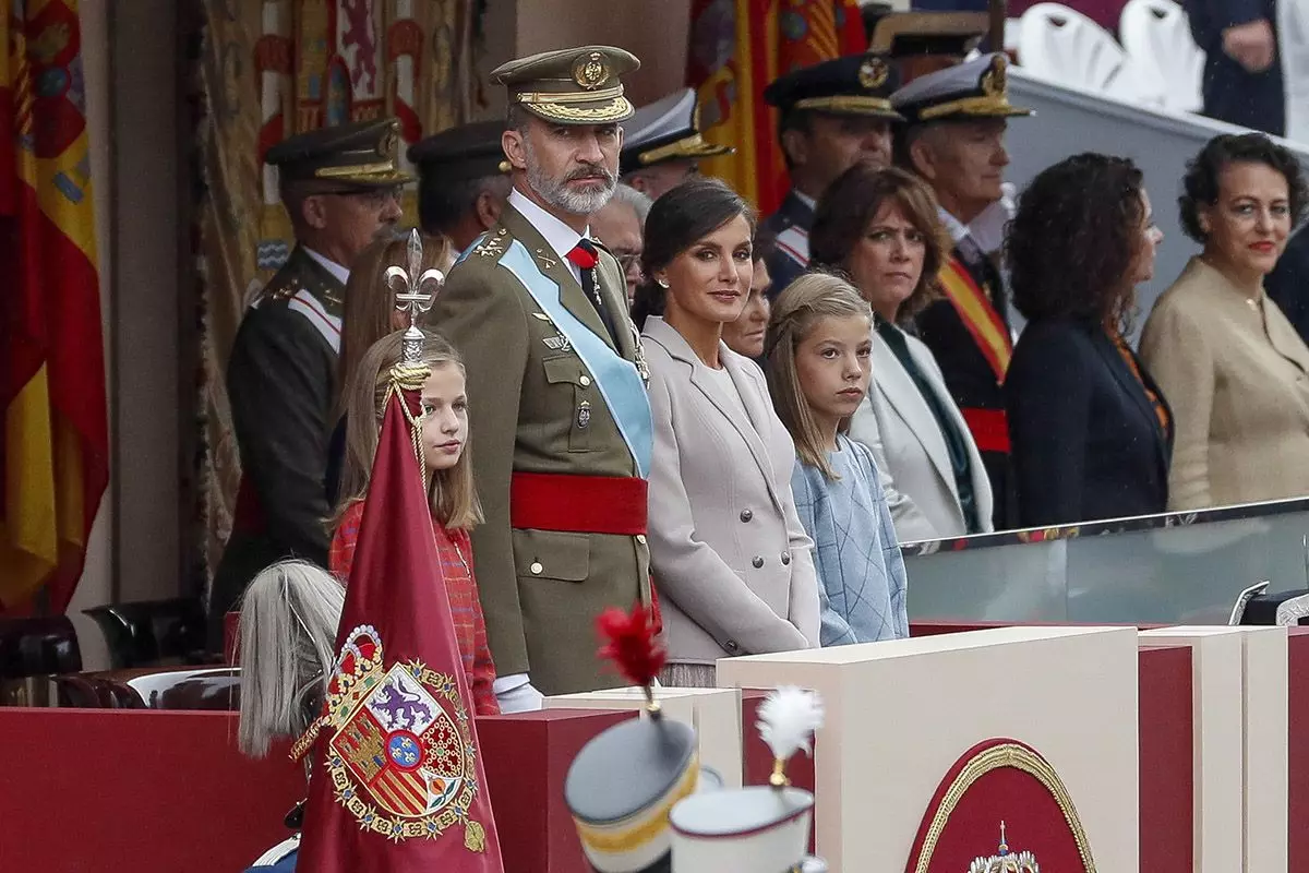 Qralîçe Letizia û keçên wê, protagonîstên Parada Roja Mîrata Hispanîkî ya 2018-an