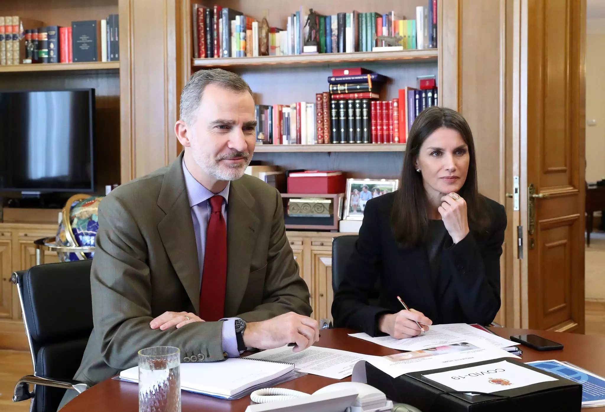 Kings Felipe a Letizia interesséiere sech fir déi meescht vulnérabel Gruppen an der Coronavirus Pandemie