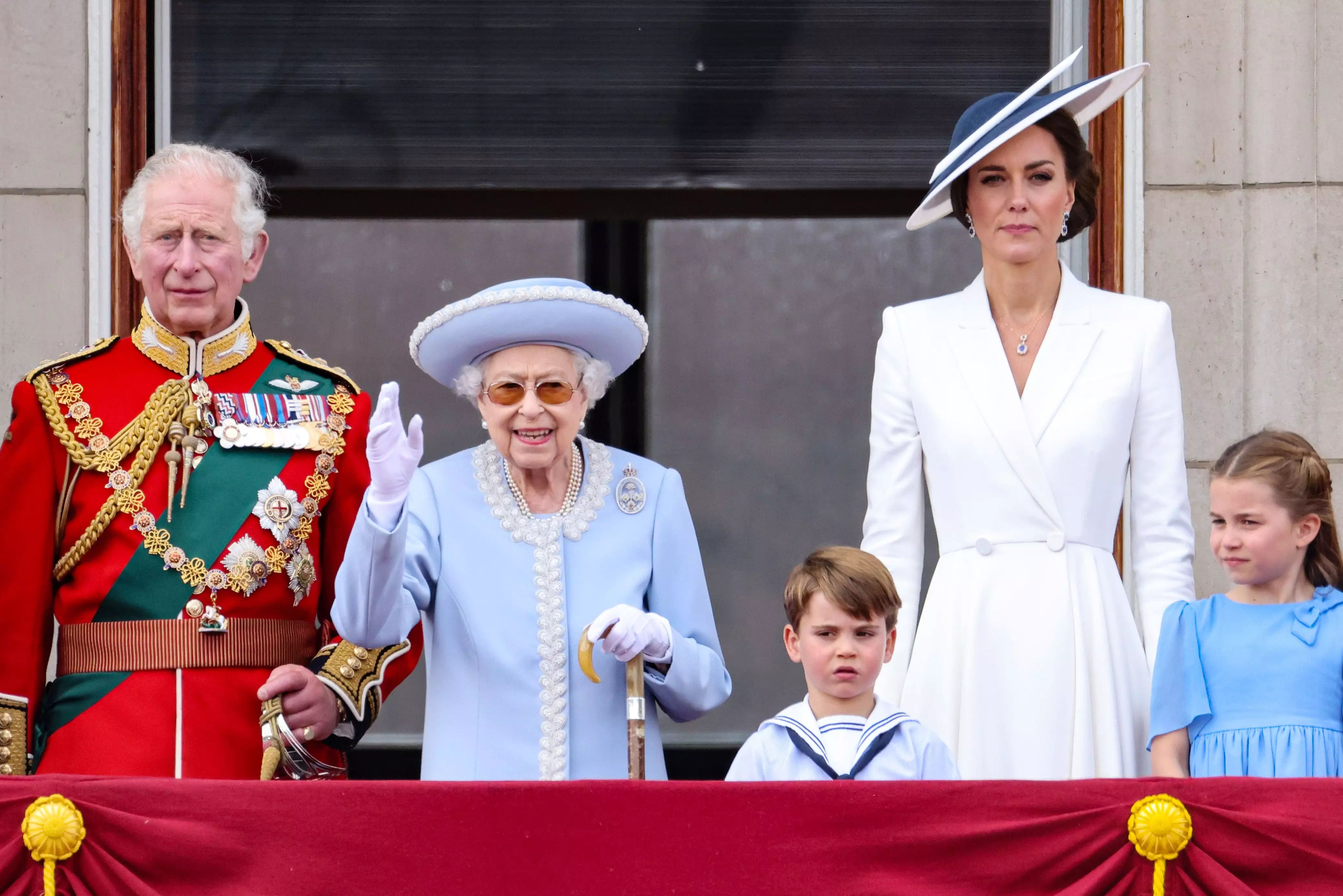 Erzsébet királynő ii platina jubileum 2022 a színben