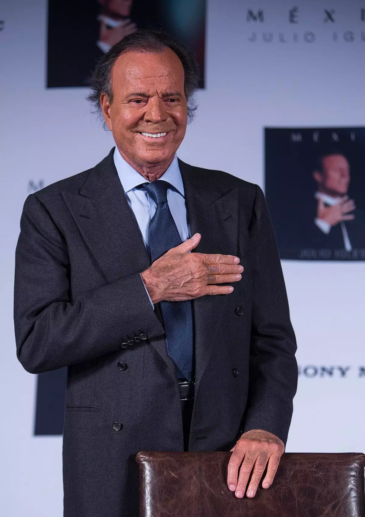 Julio Iglesias yujuje imyaka 77