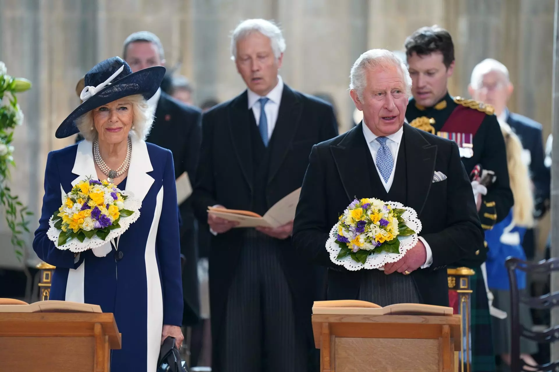 Princ Charles předsedá Velikonocům a nahrazuje královnu