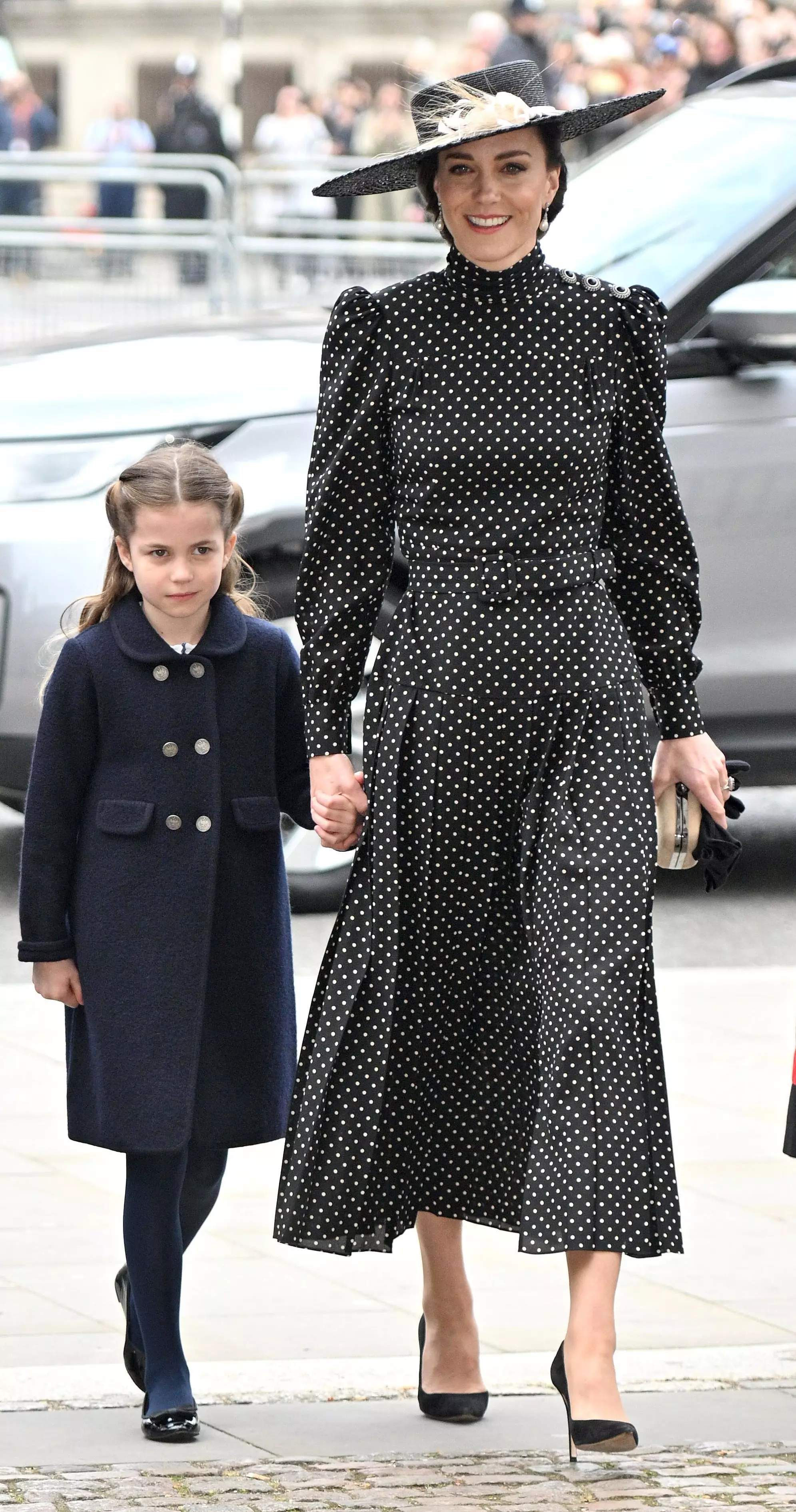 Vévodkyně z Cambridge a její puntíkované šaty