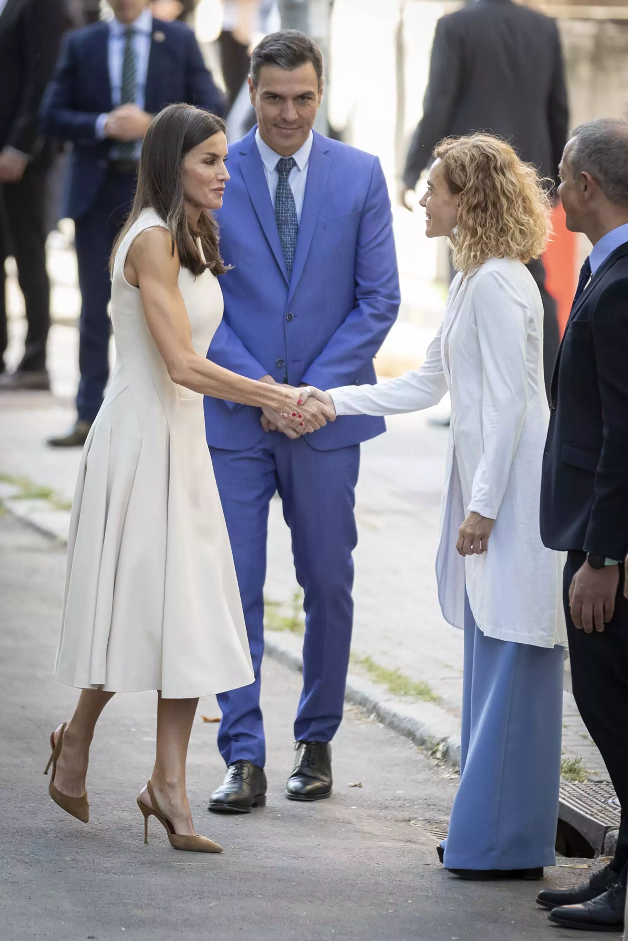 Dronning Letizia satser igen på en hvid kjole 397_1