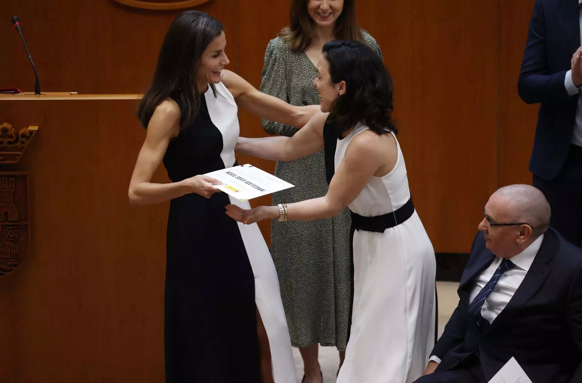 španjolska kraljica letizia i inmaculada vivas teson tijekom dodjele nagrada kraljica letizia 2021. u Meridi Badajoz u srijedu, 4. svibnja 2022.