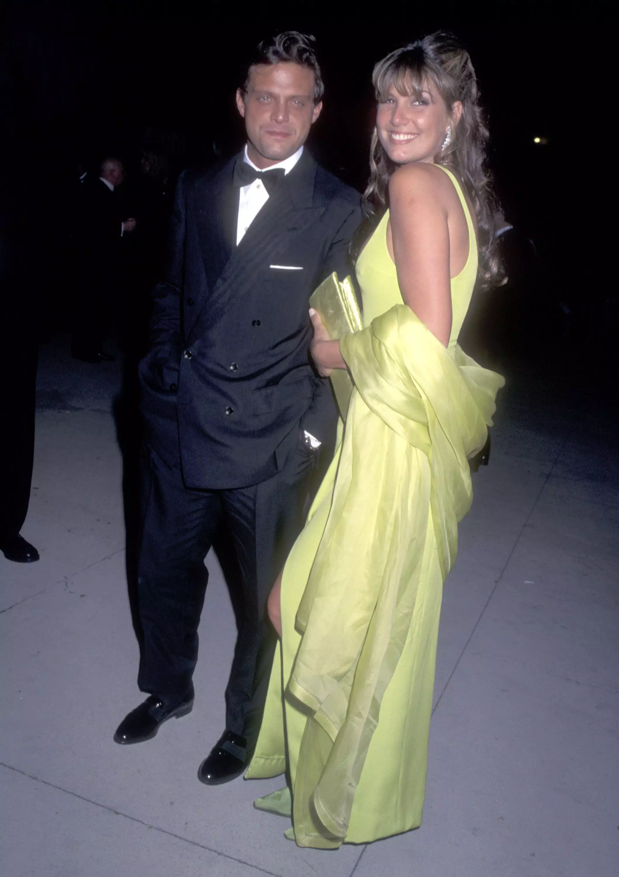 Freastalaíonn an t-amhránaí Laidineach Luis Miguel agus an t-aisteoir Daisy Fuentes ar an tríú páirtí Oscar bliantúil Vanity Fair ar 25 Márta, 1996 ag Bialann Mortons in Iarthar Hollywood, California Grianghraf le Ron Galella, Ltd Bailiúchán Ron Galella trí Getty Images