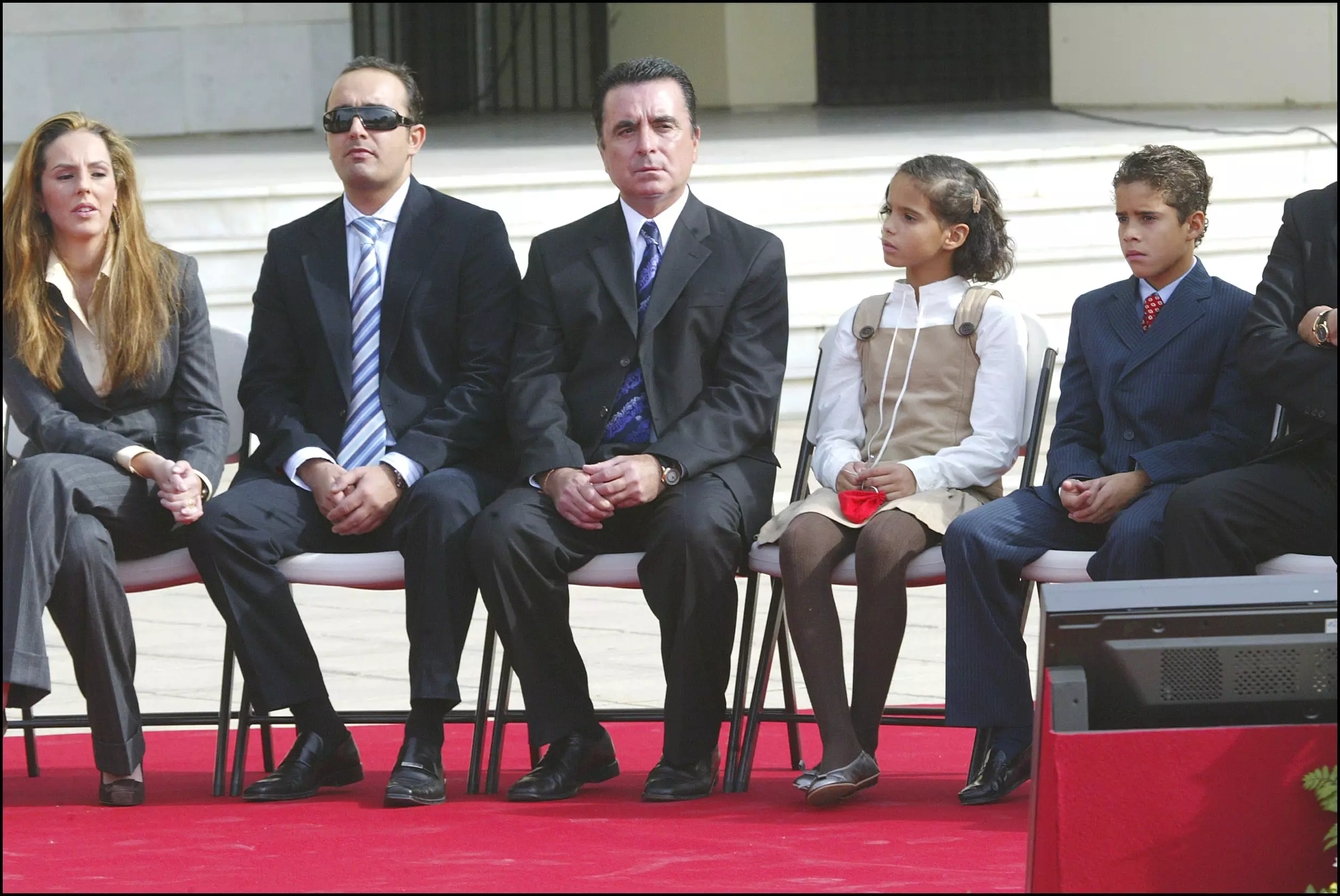 ortega cano, fidel albiac, rocío carrasco, gloria camila josé fernando sentados juntos