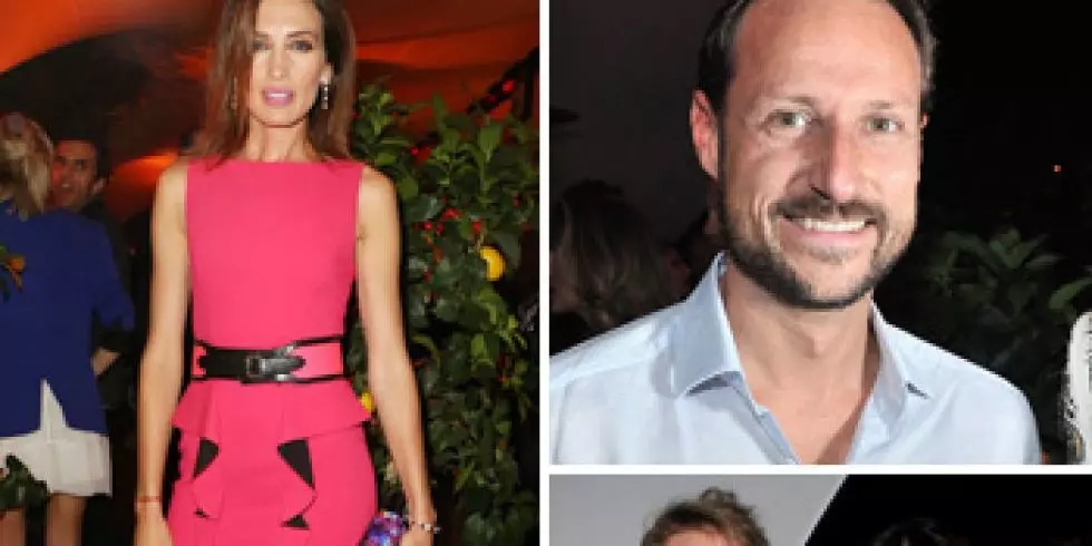 Nieves alvarez පැරිසියේ නව Pucci ගබඩාවේදී Haakon සහ Andrea Casiraghi සමඟ උරහිස් අතුල්ලයි