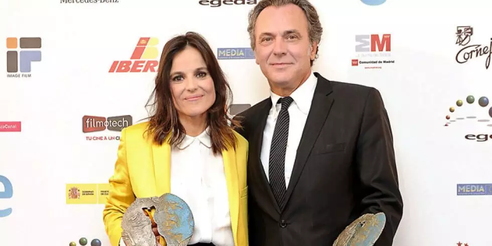 호세 코로나도(José Coronado)와 엘레나 아나야(Elena Anaya)가 Forque Awards를 휩쓸었습니다.
