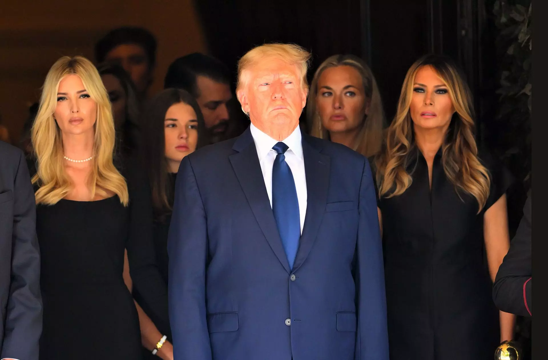 Donald Trump lan kulawarga ngucapake pamit marang Ivana Trump