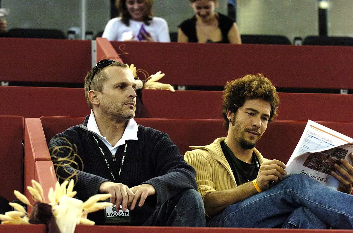 az énekes, miguel bosé és nacho palau a madrid 2004-es mestersorozatban