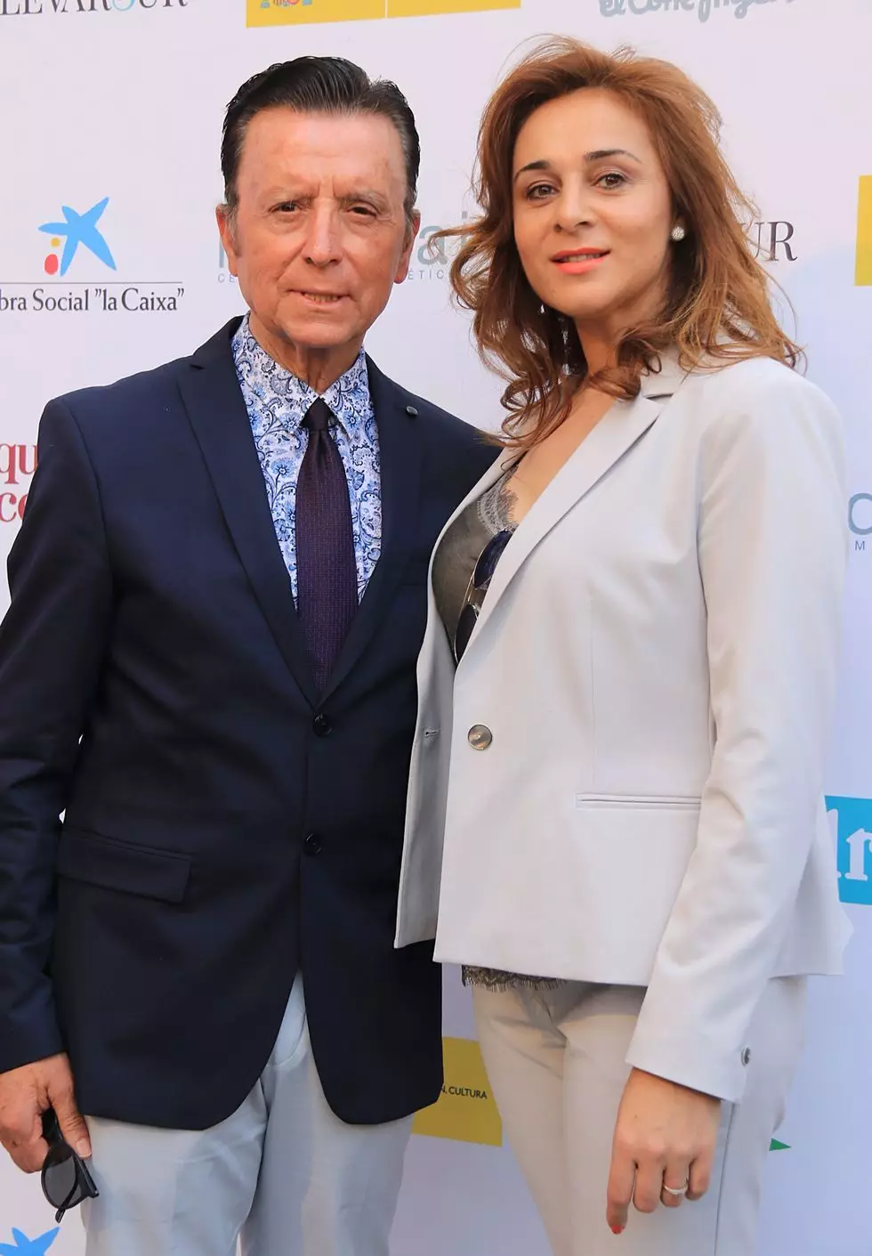 ortega cano en ana maria aldon posearje omearmjend yn in photocall