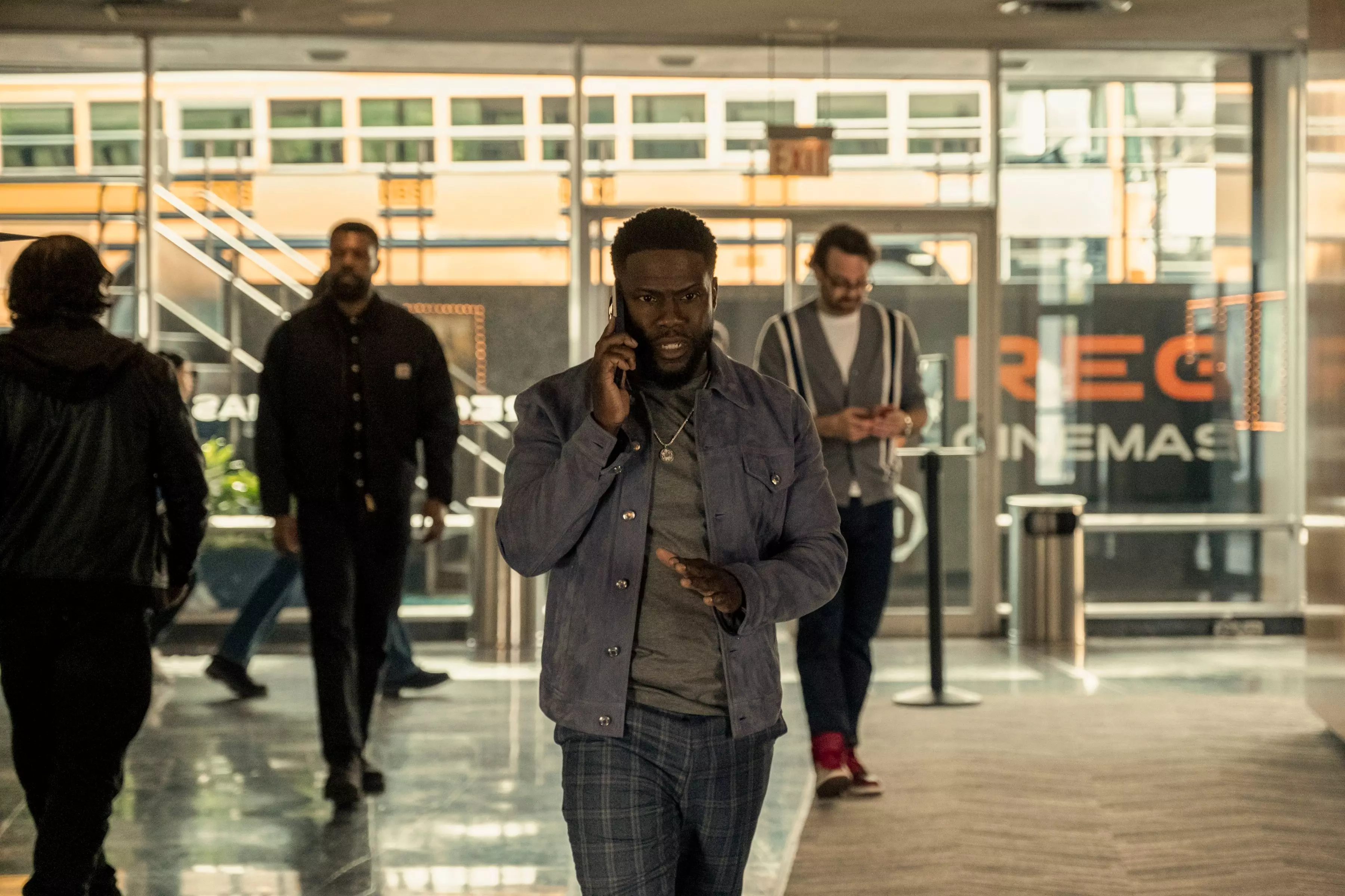 wier ferhaal kevin hart as bern yn ôflevering 103 fan wier ferhaal cr adam rosenetflix © 2021