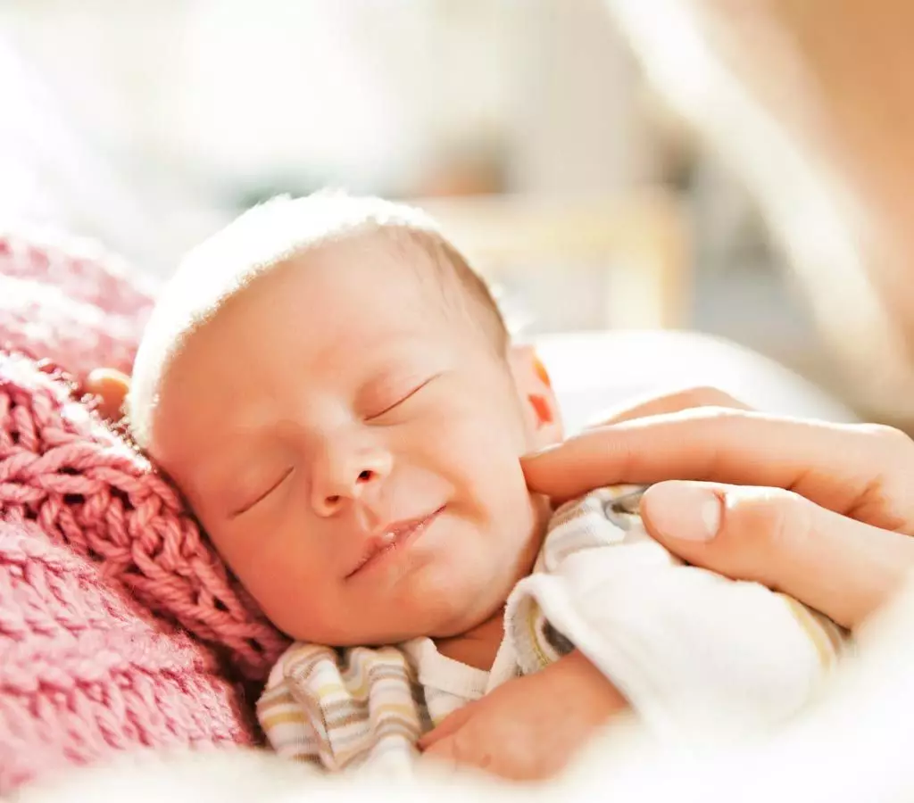 Human, Lip, Cheek, Finger, Comfort, Skin, Forehead, Eyebrow, Baby sleeping, Child,