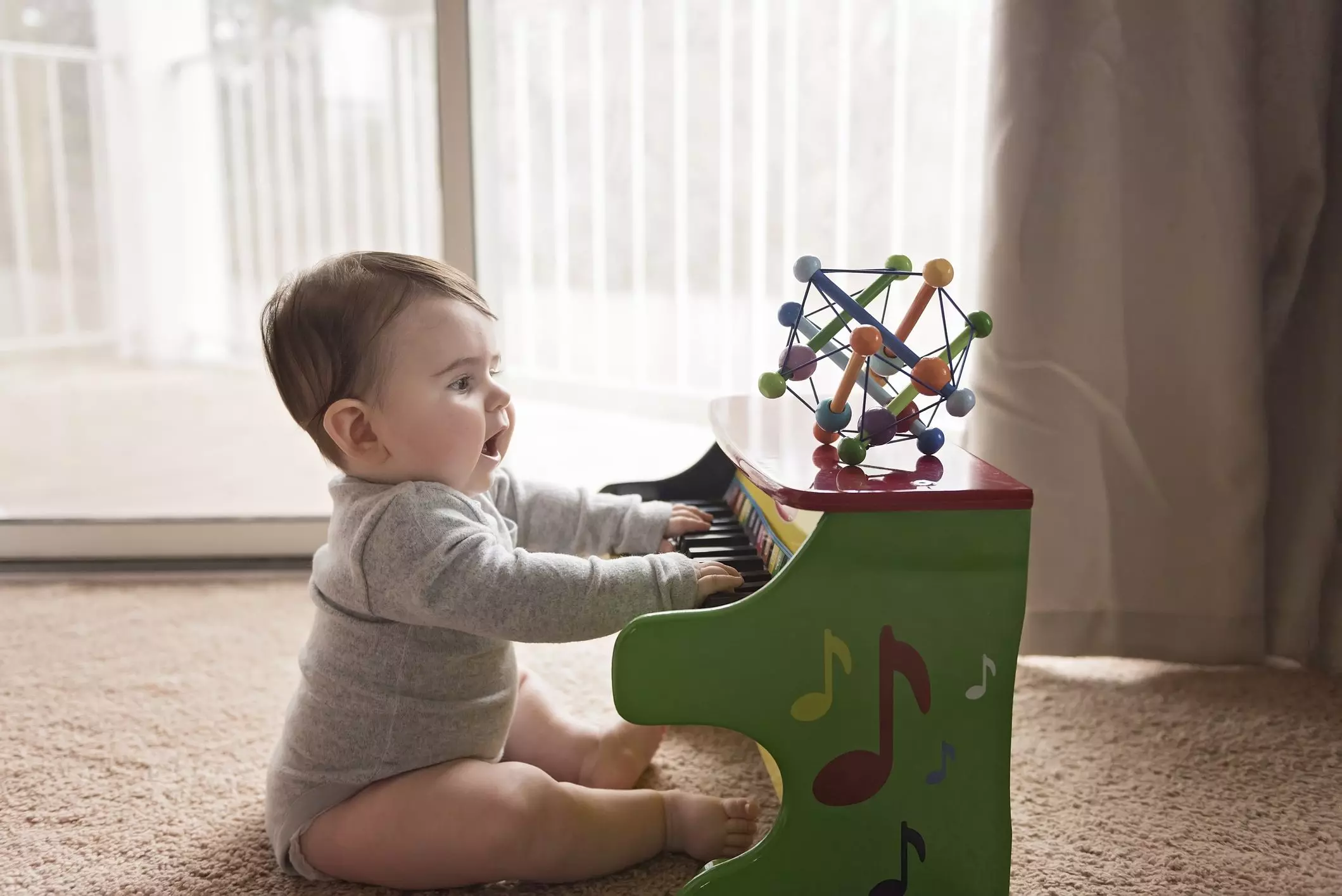 Xogos musicais para bebés: cales comprar