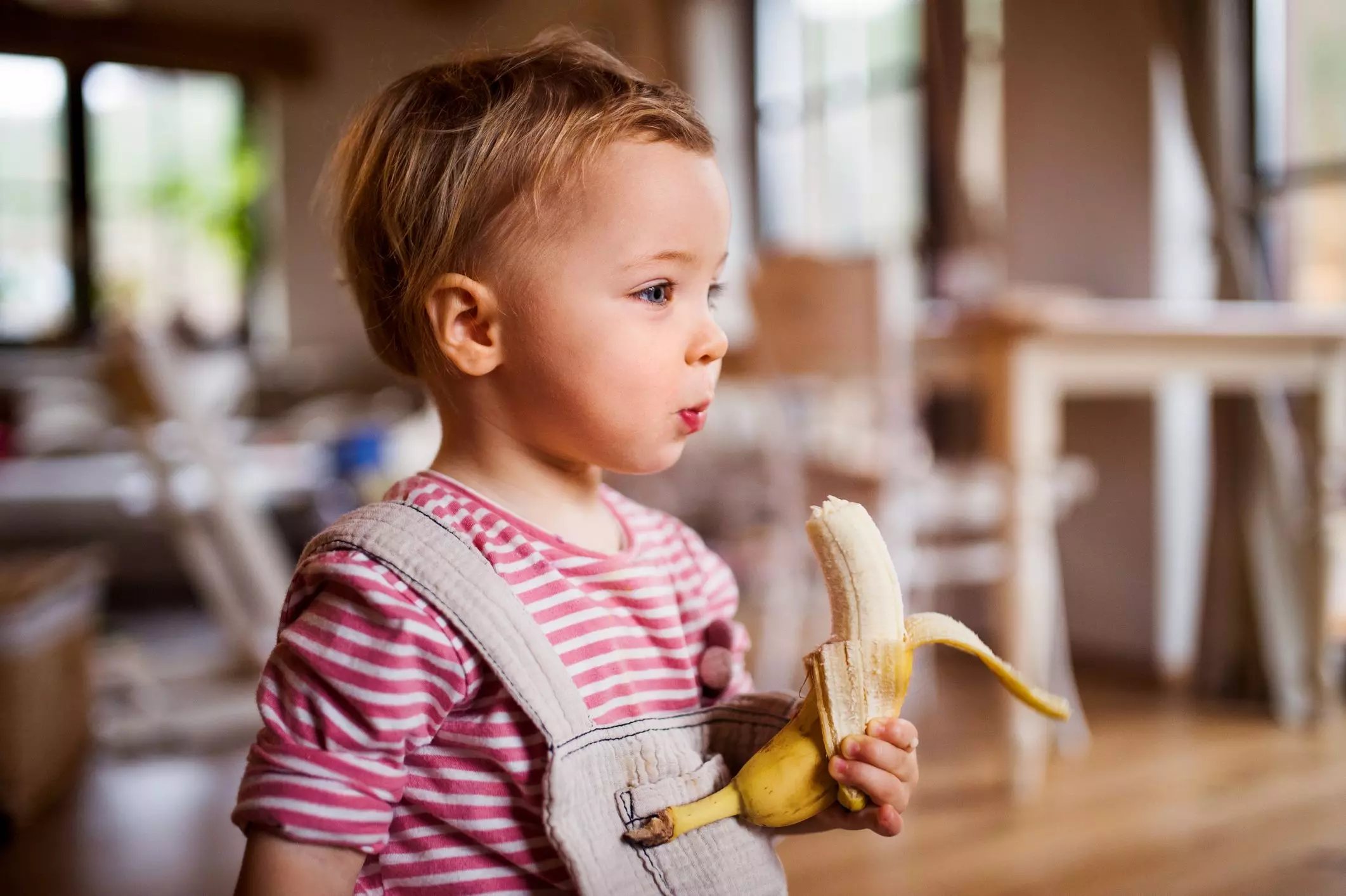 Snackideeën voor baby's en kinderen die niet thuis zijn