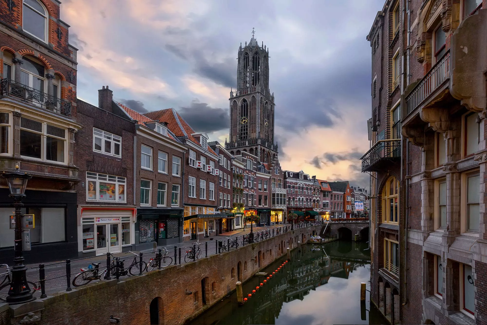 ប៉មនៃវិហារ utrecht ប្រទេសហូឡង់