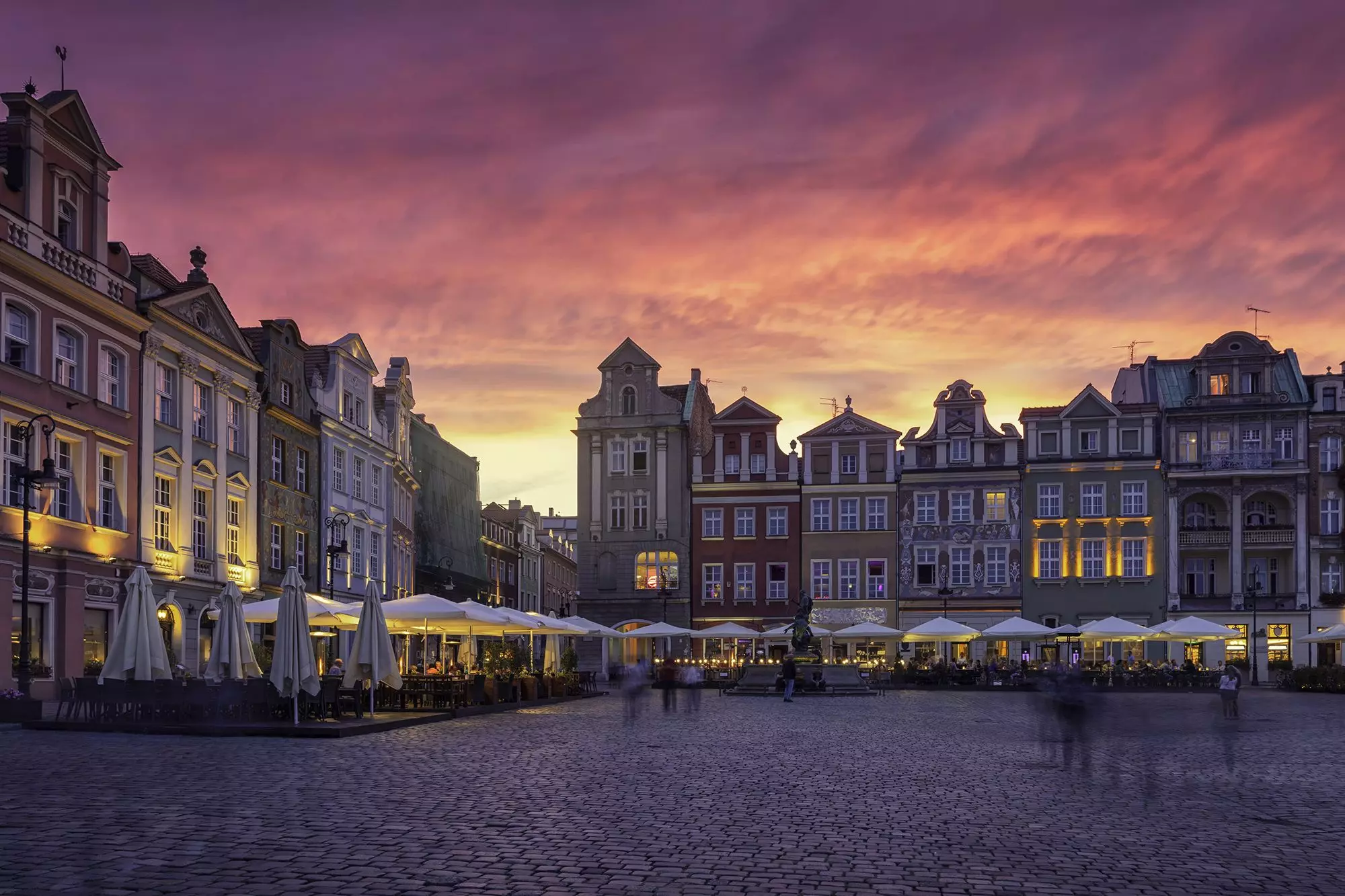 posta de sol en Poznan, Polonia