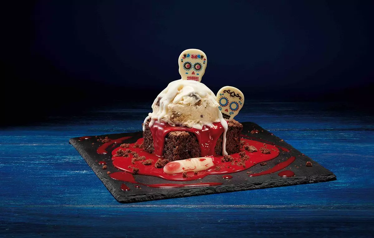 catrina's ben jerry's brownie, le suamalie mo le Halloween 2021 mai foster's hollywood