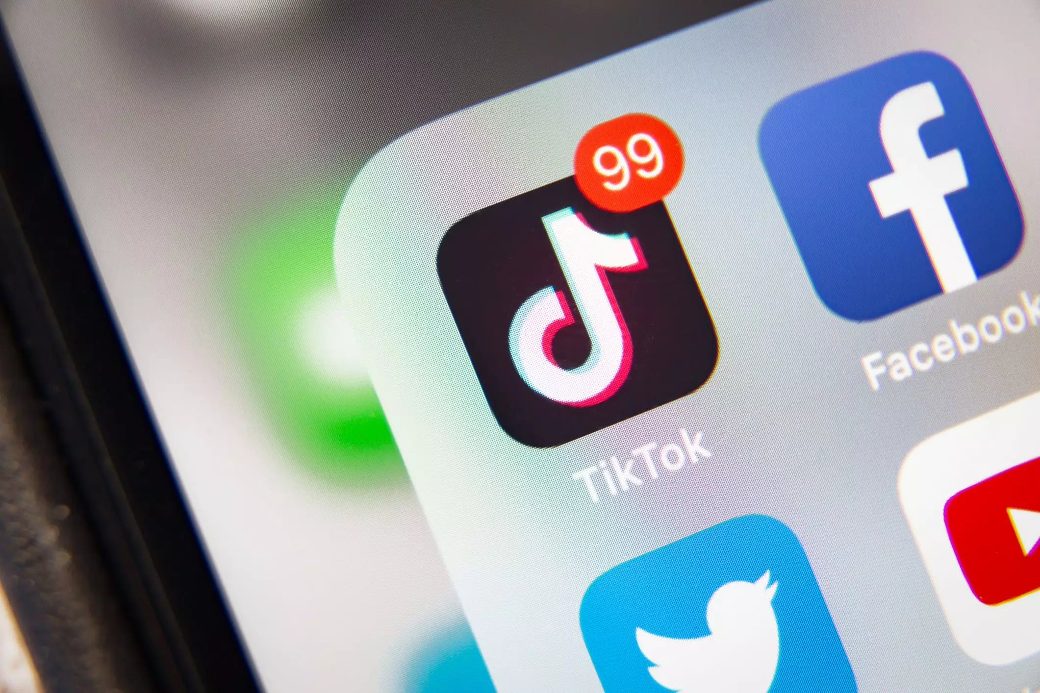 приложение tik tok на мобилно устройство