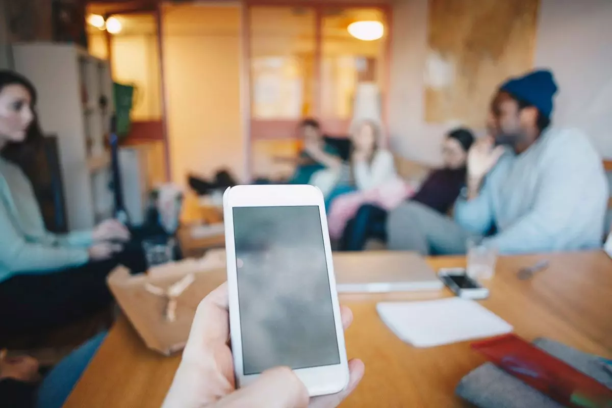 Sveikas gyvenimas, mobiliųjų telefonų naudojimas klasėje