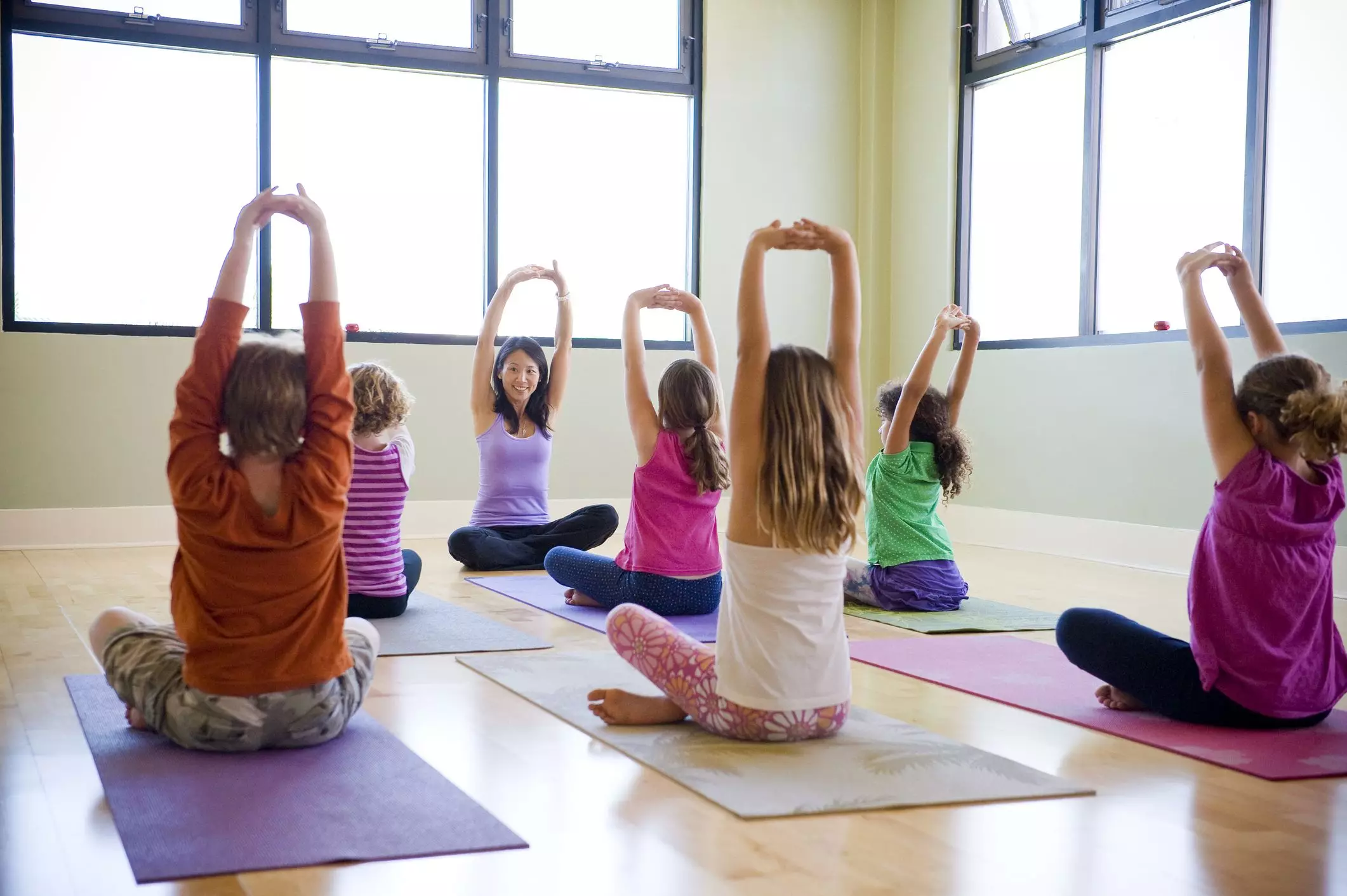 madrid'de bulunan bu şehir yoga merkezinde, yaşa göre sınıflandırılmış çocuklar için yoga dersleri 3 ila 12 yaş arası çocuklar için yoga dersleri ve 1 ila 3 yaş arası çocuklar için yoga dersleri vardır.