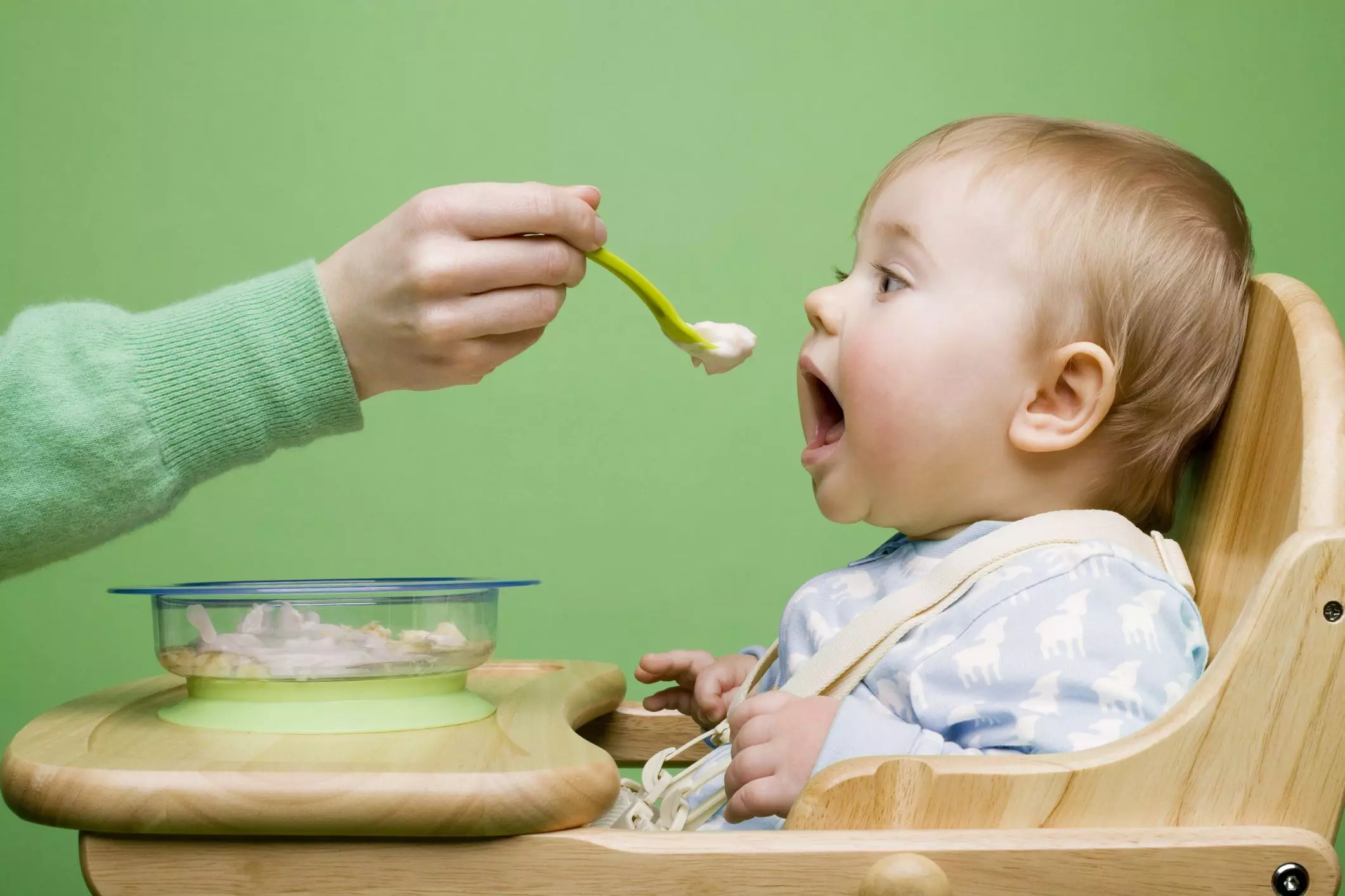 20 idea pinggan mangkuk untuk bayi: praktikal dan selamat