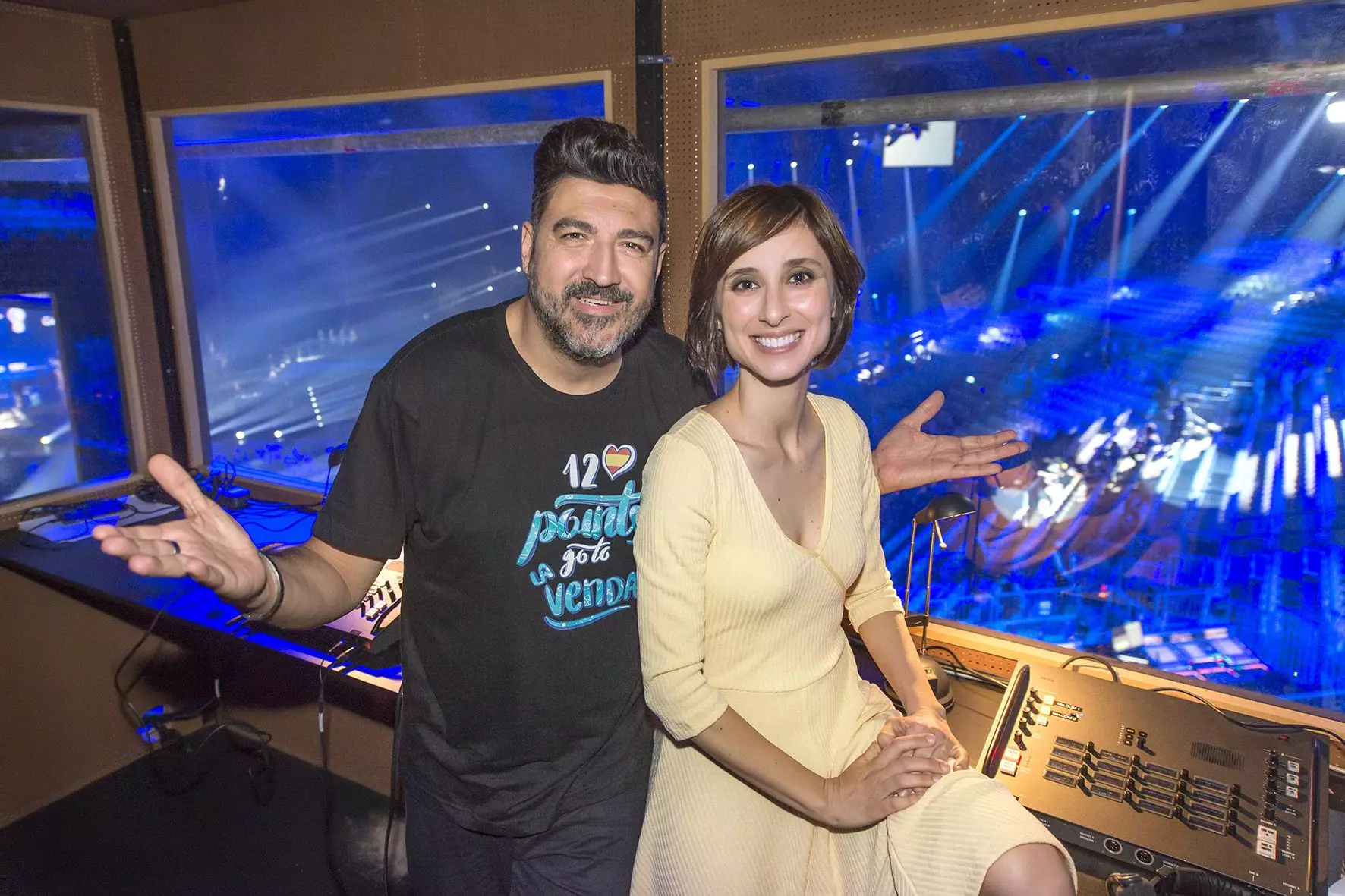 Eurovision 2019. Tony Aguilar dan Julia Varela