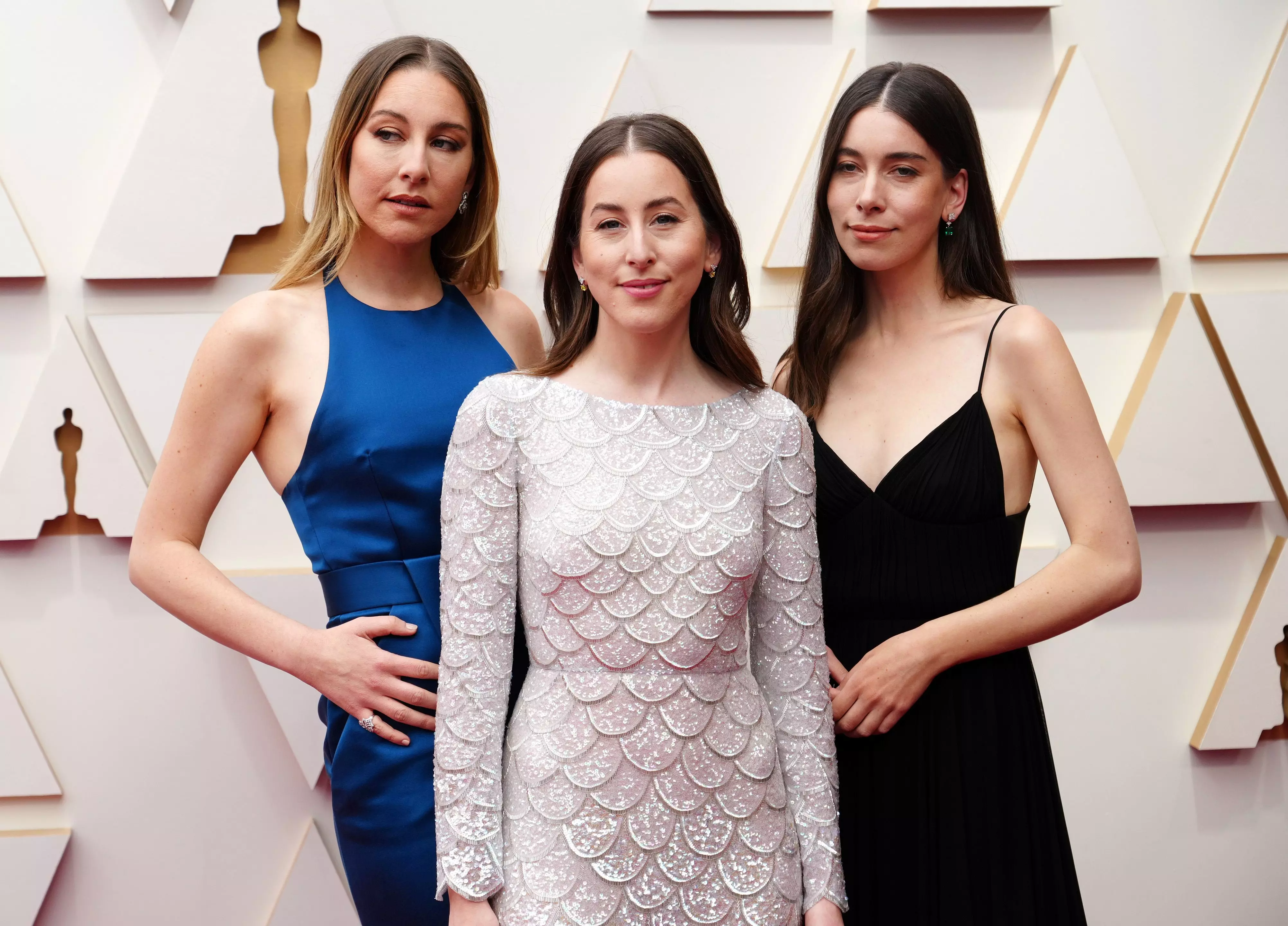 haim on the oscars 2022 red carpet