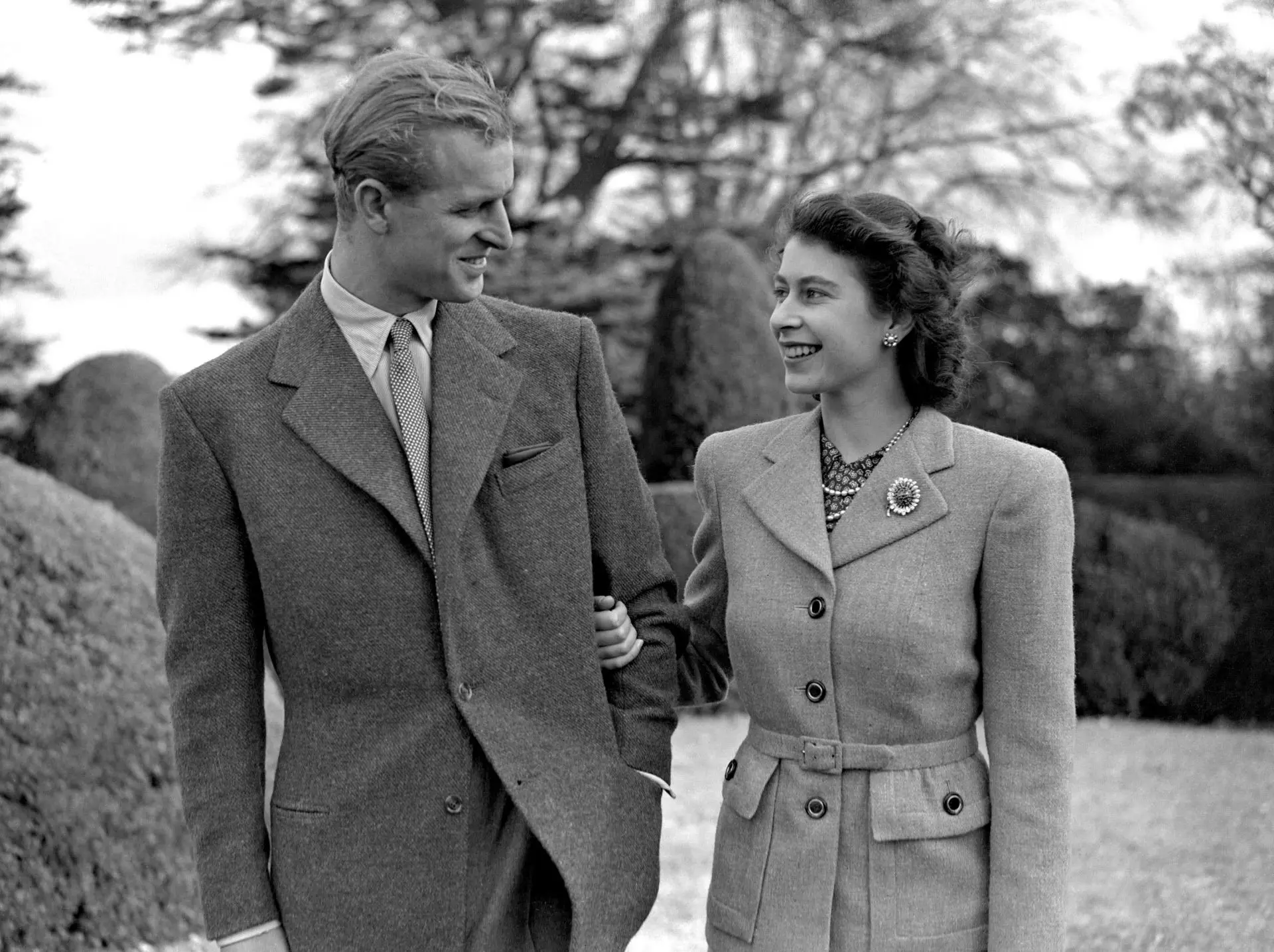 bryllupsrejse dronning elizabeth ii hertug af edinburgh