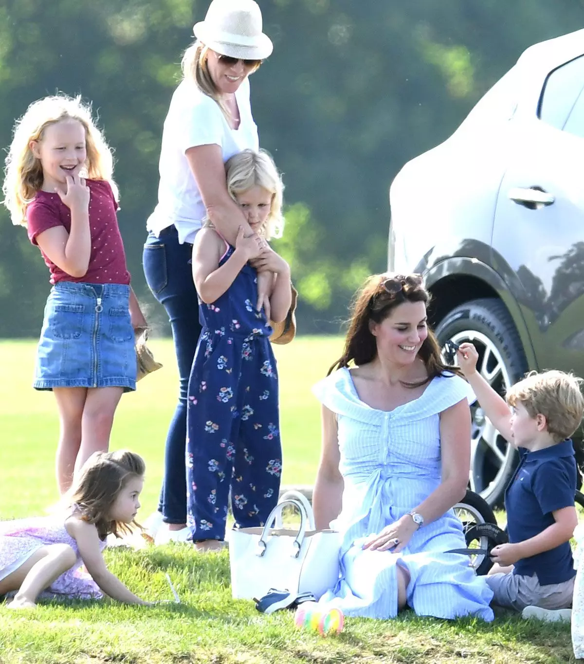 Jorge e Carlota dall'Inghilterra si divertono molto a polo