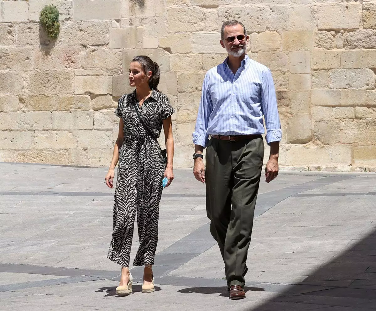 Kral Felipe ve Kraliçe Letizia, Cuenca'nın tarihi merkezini ziyaret ediyor