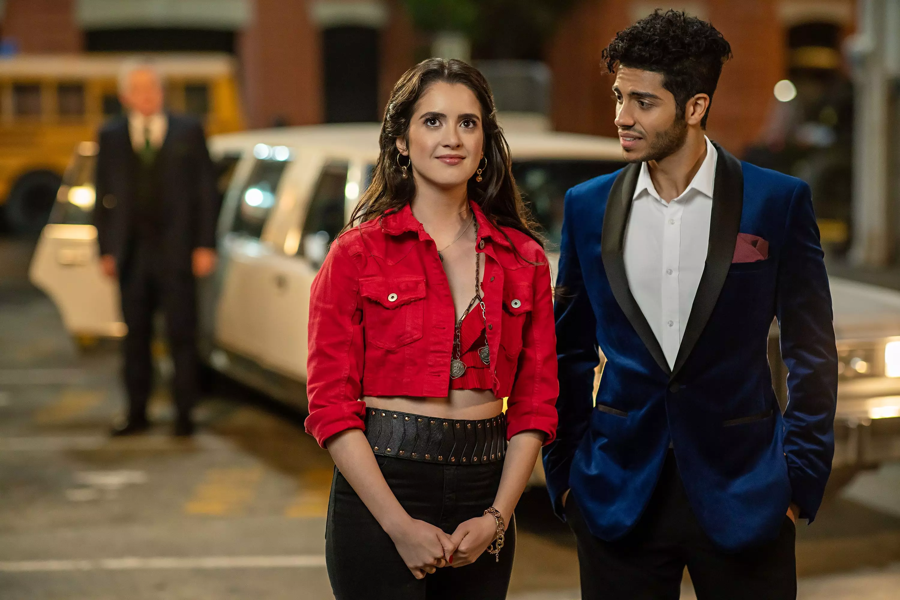 the royal treatment l r laura marano as izzy, mena massoud as prince thomas in the royal treatment cr kirsty griffinnetflix © 2021
