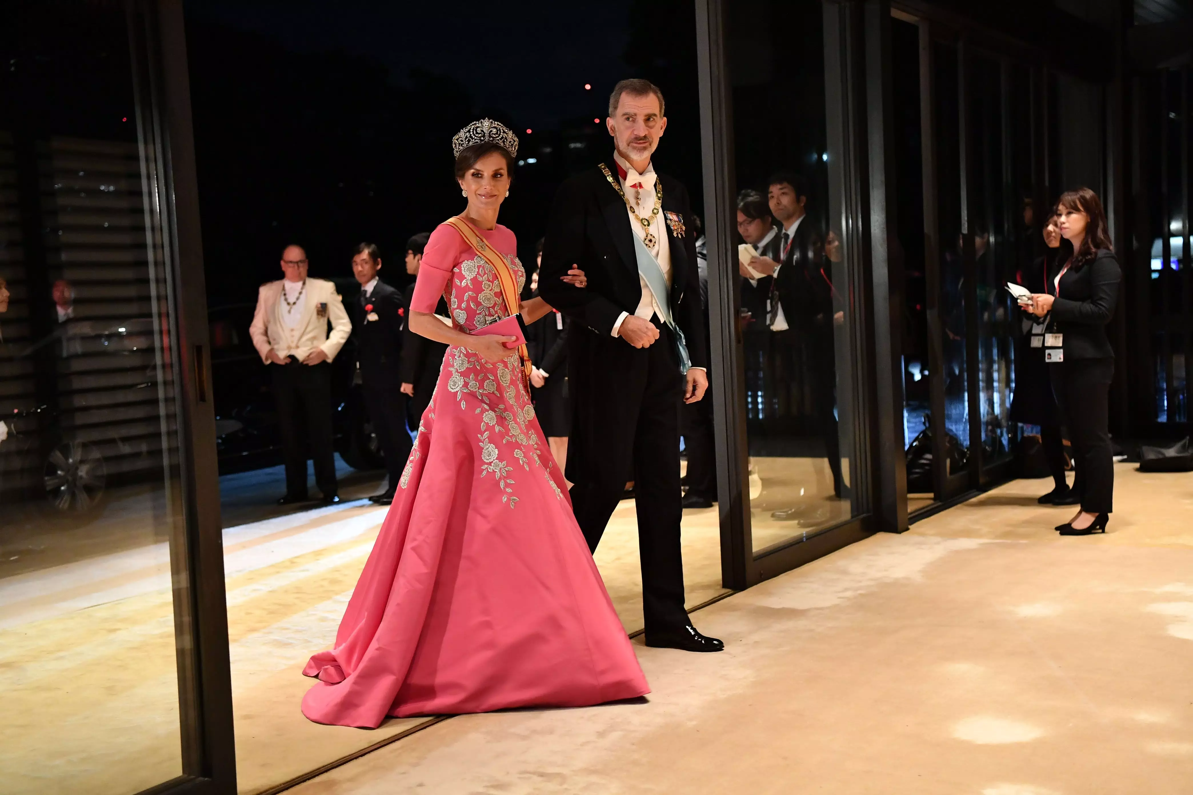 Kráľovná Letizia, kráľ Felipe VI., kráľ a kráľovná Španielska, japonský cisársky palác, intronizačný ceremoniál cisára Naruhita, cisár Naruhito