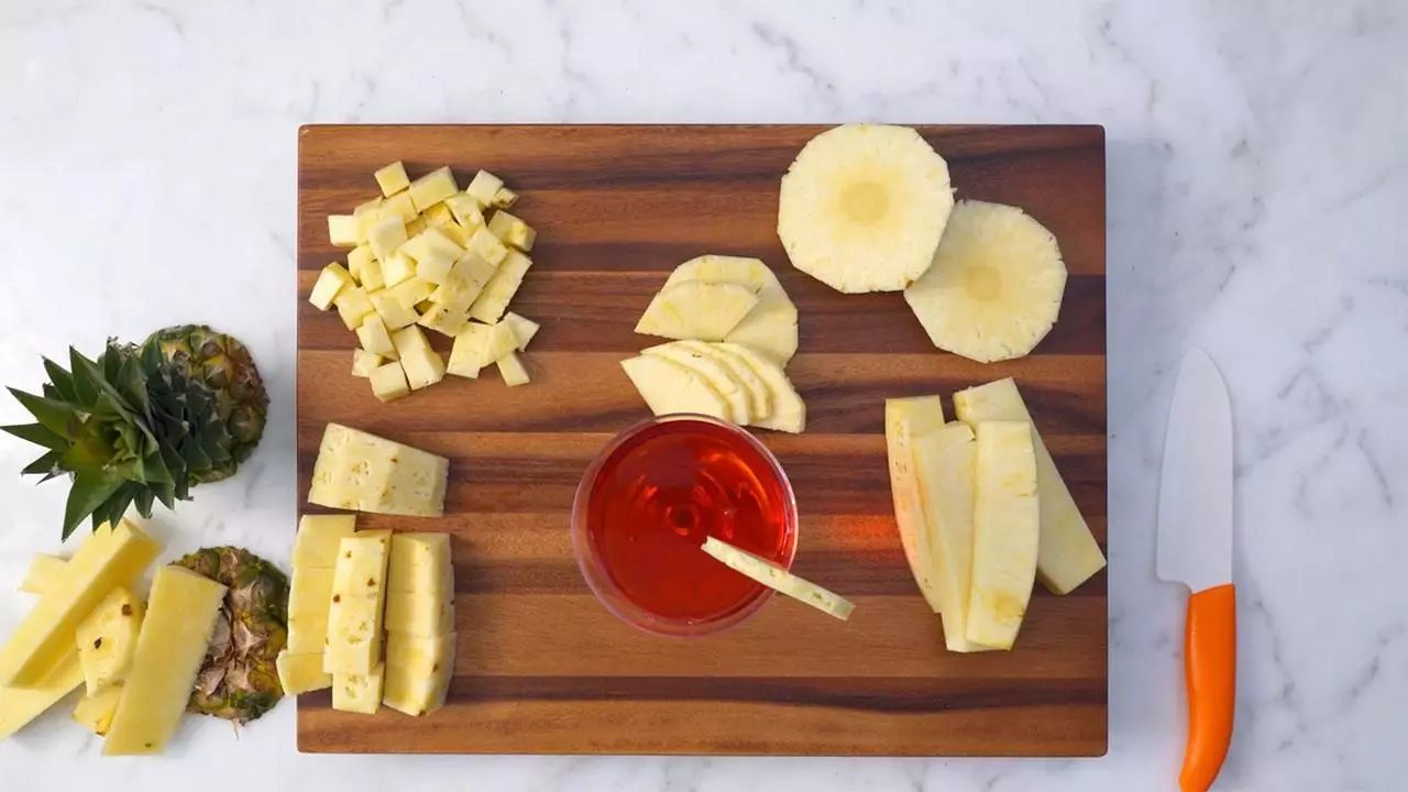 Découvrez comment couper un ananas de la manière la plus simple