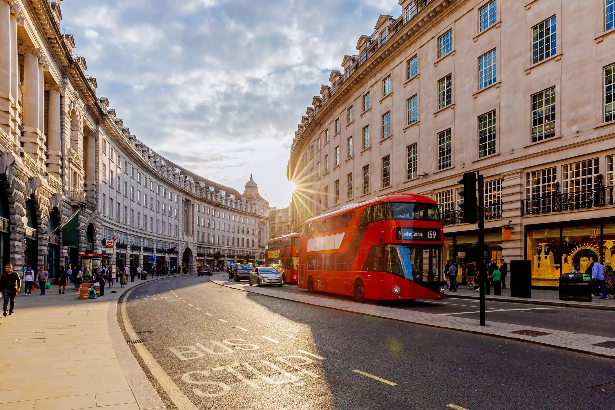 regent street ลอนดอน ellees