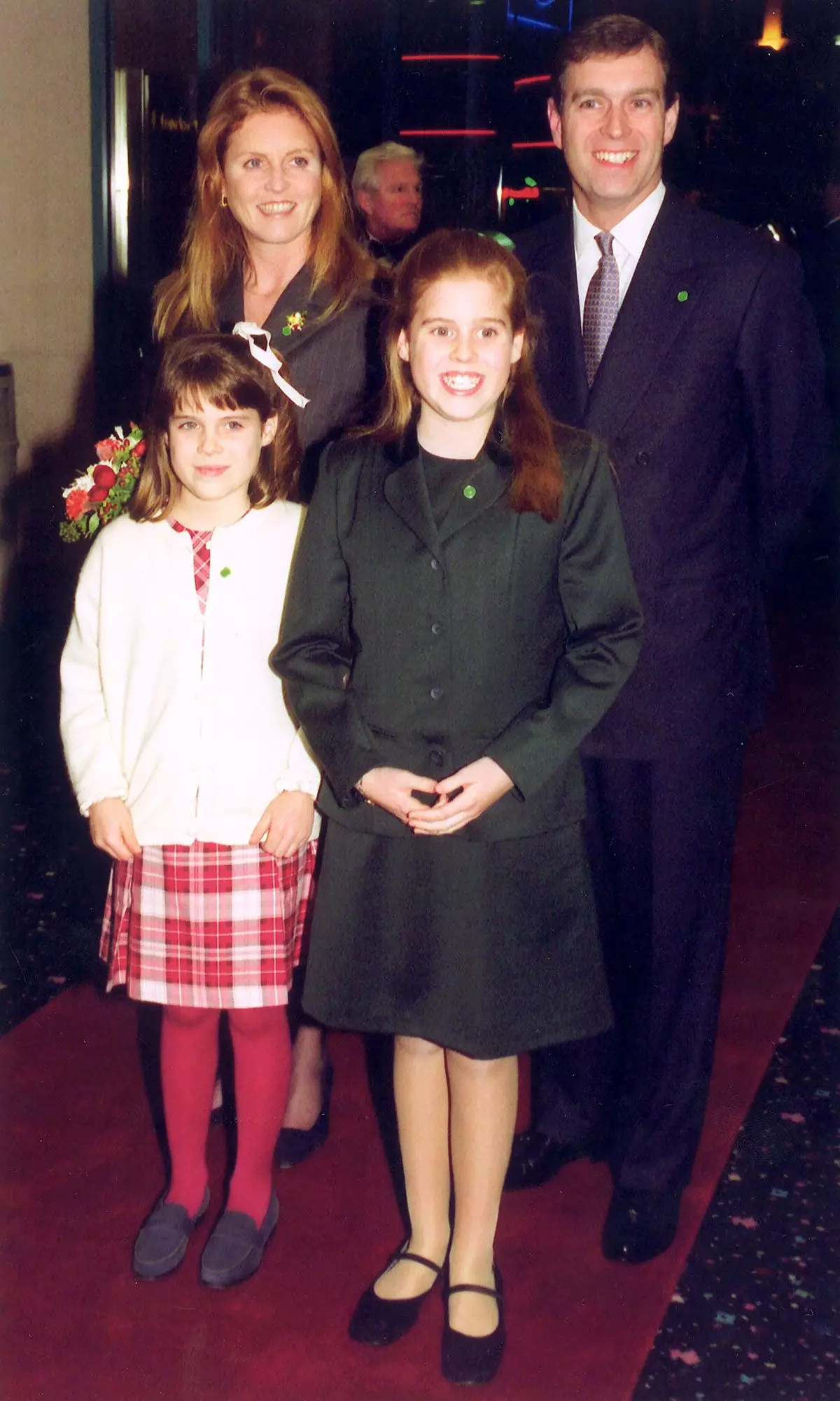 Andrew of England ja Sarah Ferguson tyttäriensä Eugenia ja Beatriz kanssa